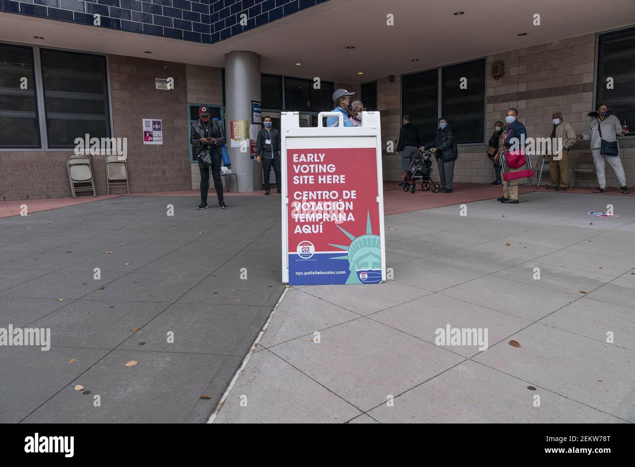 Thousand of voters turned up at early voting location for general ...