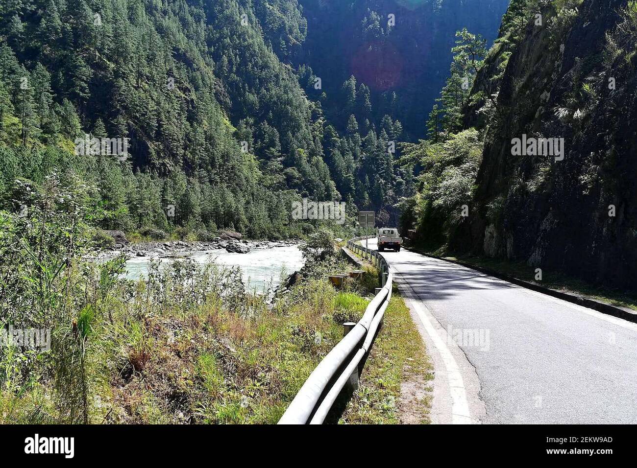 CHINA-A tourist takes a tour of zayu County and Xiayu Township in ...