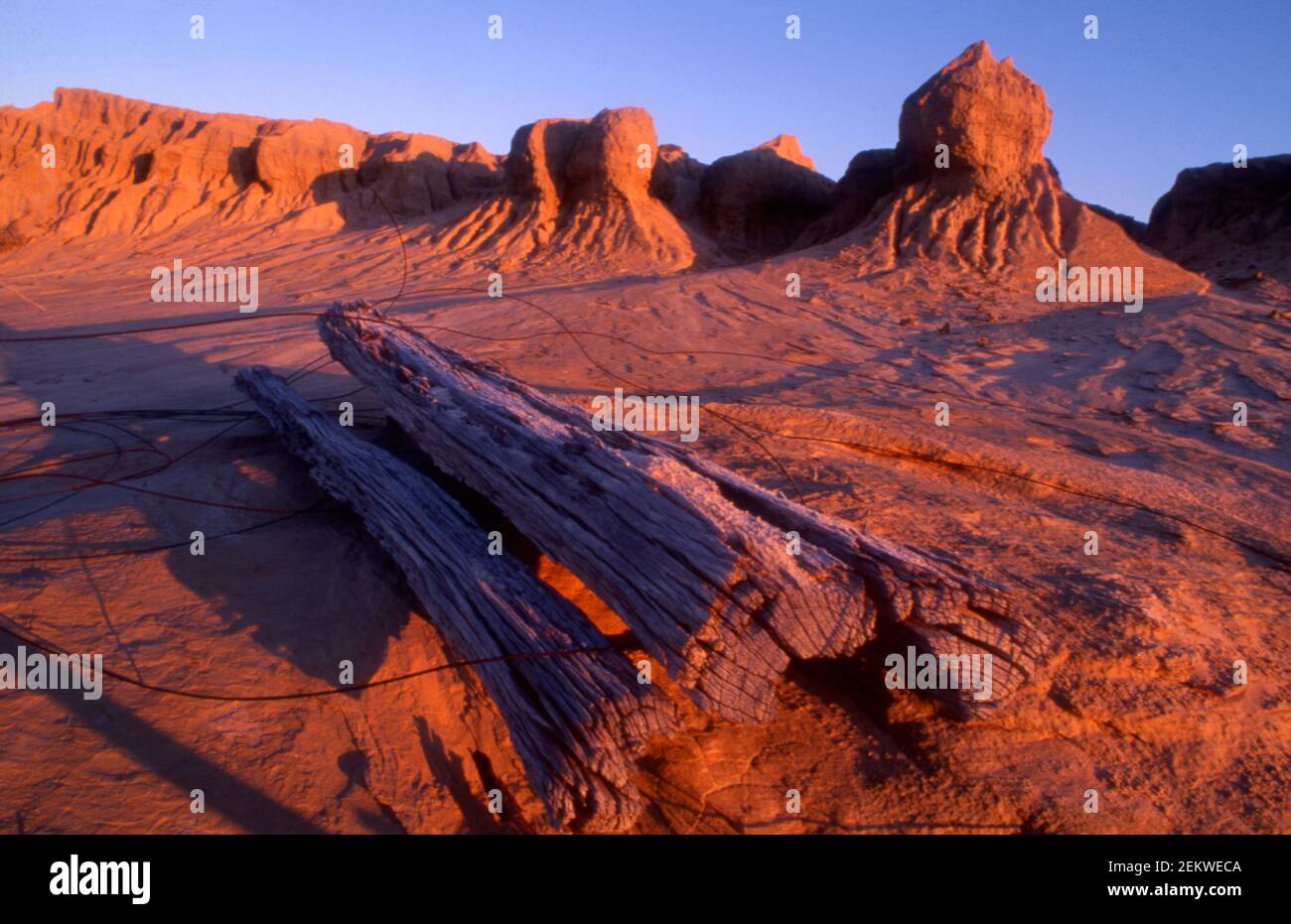 Lake mungo australia hi-res stock photography and images - Alamy