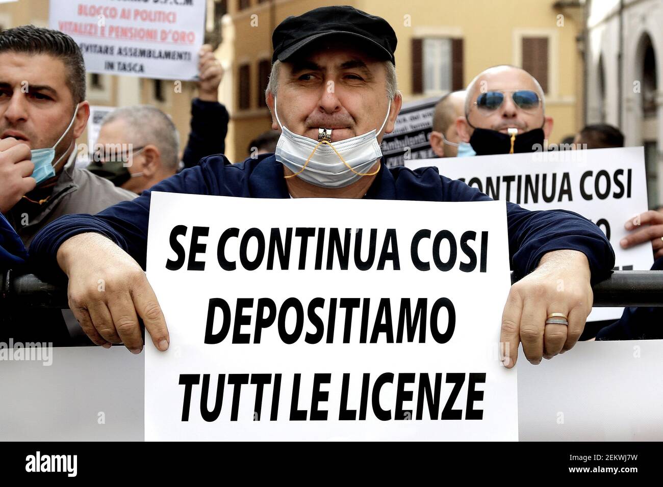 Demonstration of the workers and holders of VAT number of fairs and ...