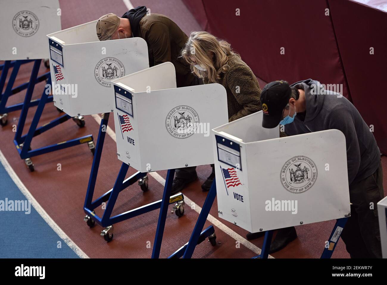 Voting booths brooklyn new york hi-res stock photography and images - Alamy
