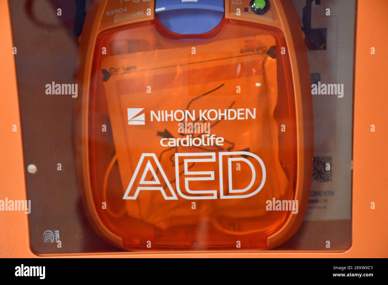 The picture shows the installation of an AED device in Xidan Station of ...