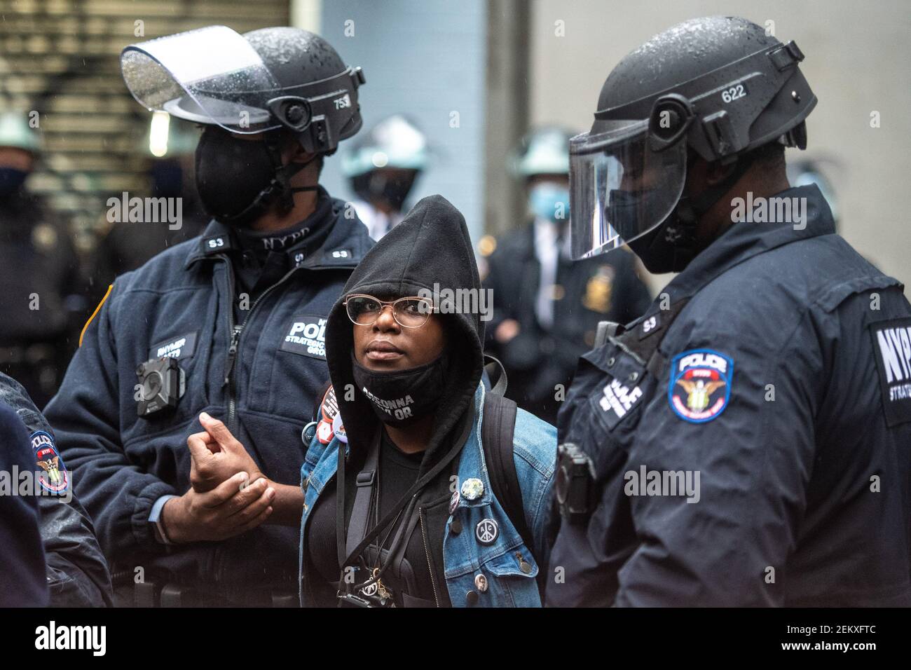 New York Police Department officers arrest independent journalist ...