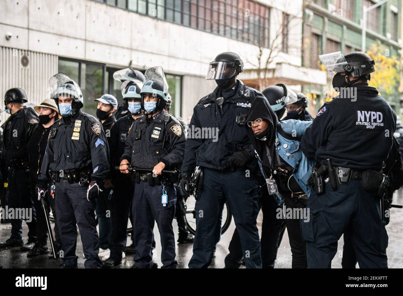 New York Police Department officers arrest independent journalist ...