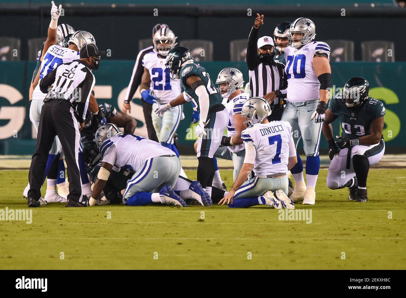 NOV 01, 2020 : Dallas Cowboys quarterback Ben DiNucci (7) looks on as ...