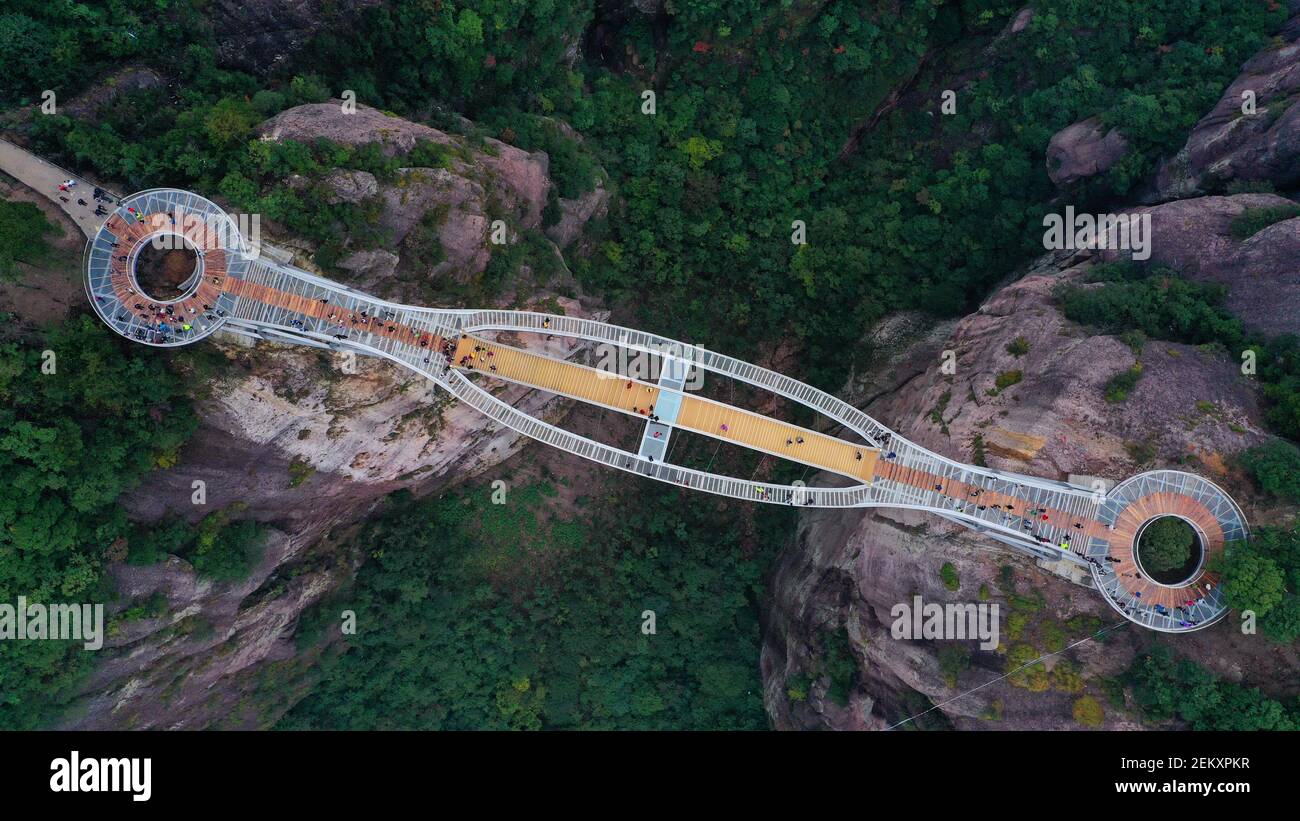 --File--The "Ruyi Bridge" in the Shenxianju Scenic Area in Xianju ...