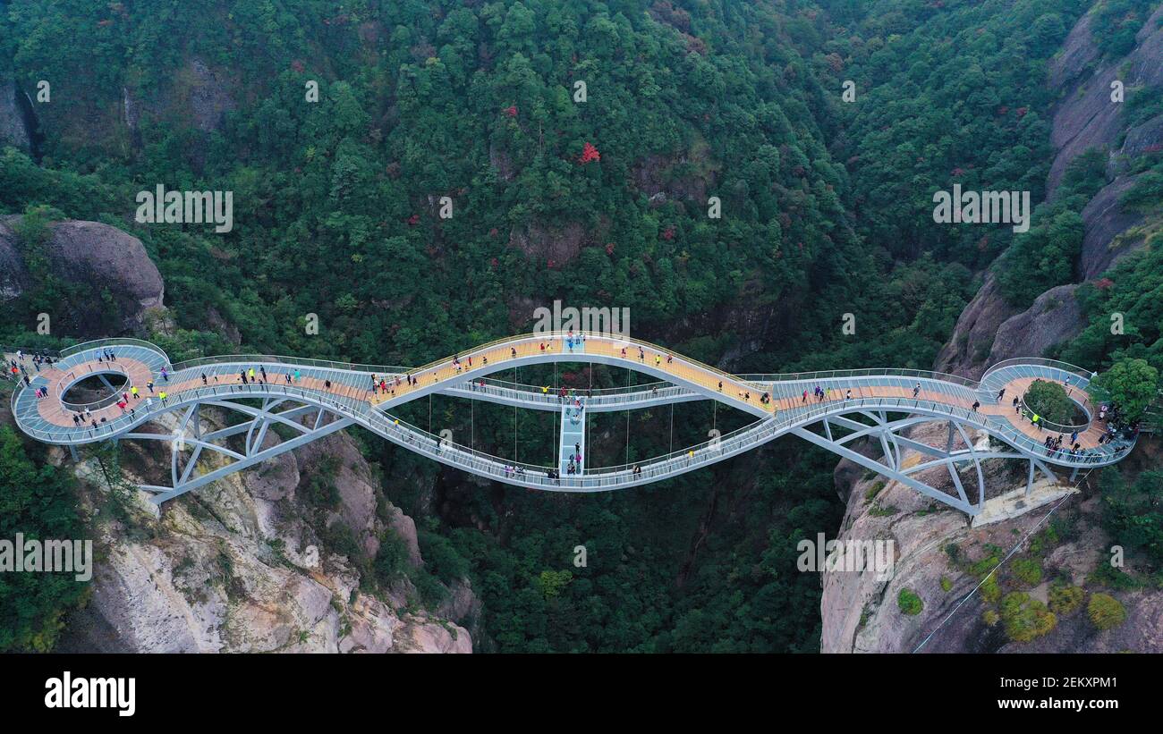 --File--The "Ruyi Bridge" in the Shenxianju Scenic Area in Xianju ...
