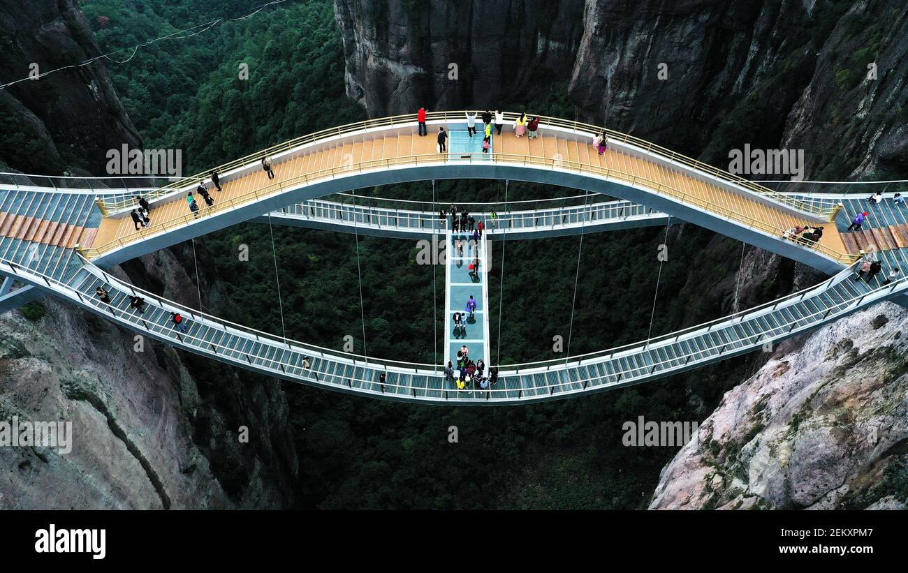 --File--The "Ruyi Bridge" in the Shenxianju Scenic Area in Xianju ...