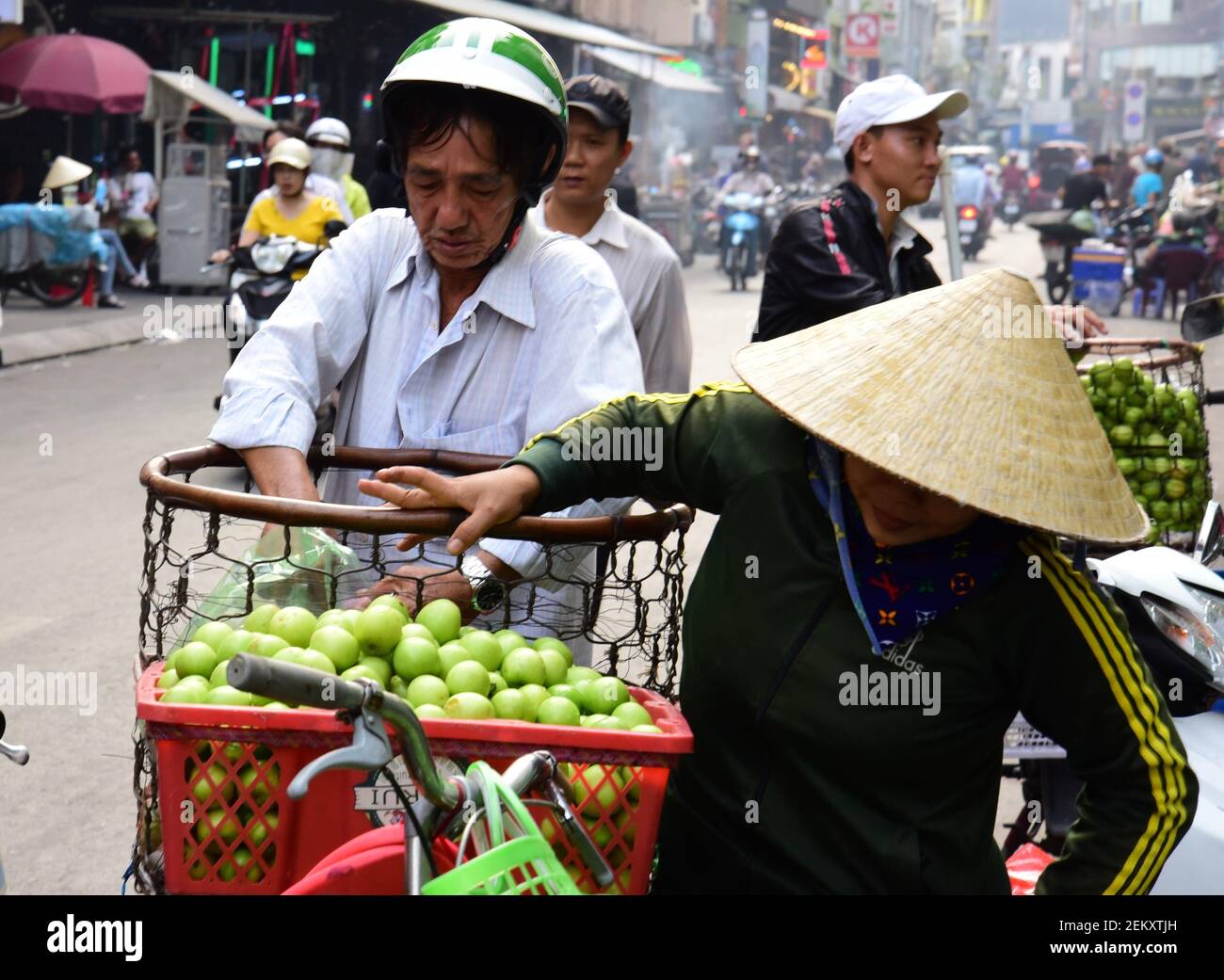 Street food Saigon Stock Photo - Alamy