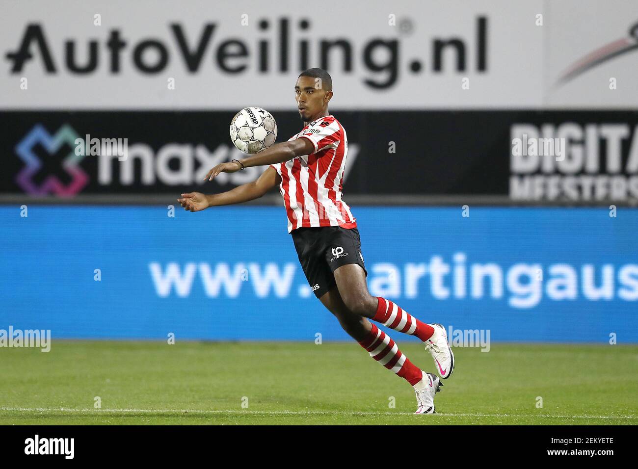 WAALWIJK, 07-11-2020, Mandemakers Stadium , Dutch Eredivisie Football ...