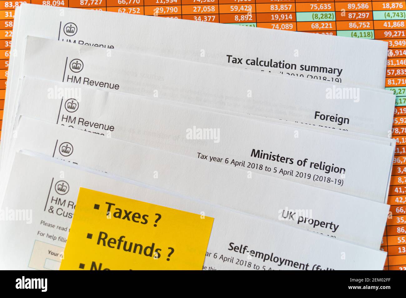 Accounting forms hi-res stock photography and images - Alamy