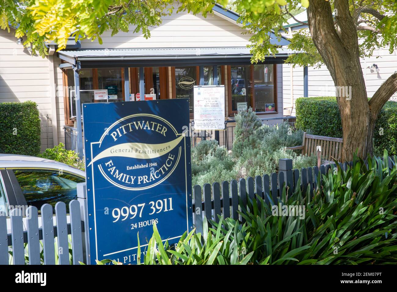 Doctor general practice hi-res stock photography and images - Alamy