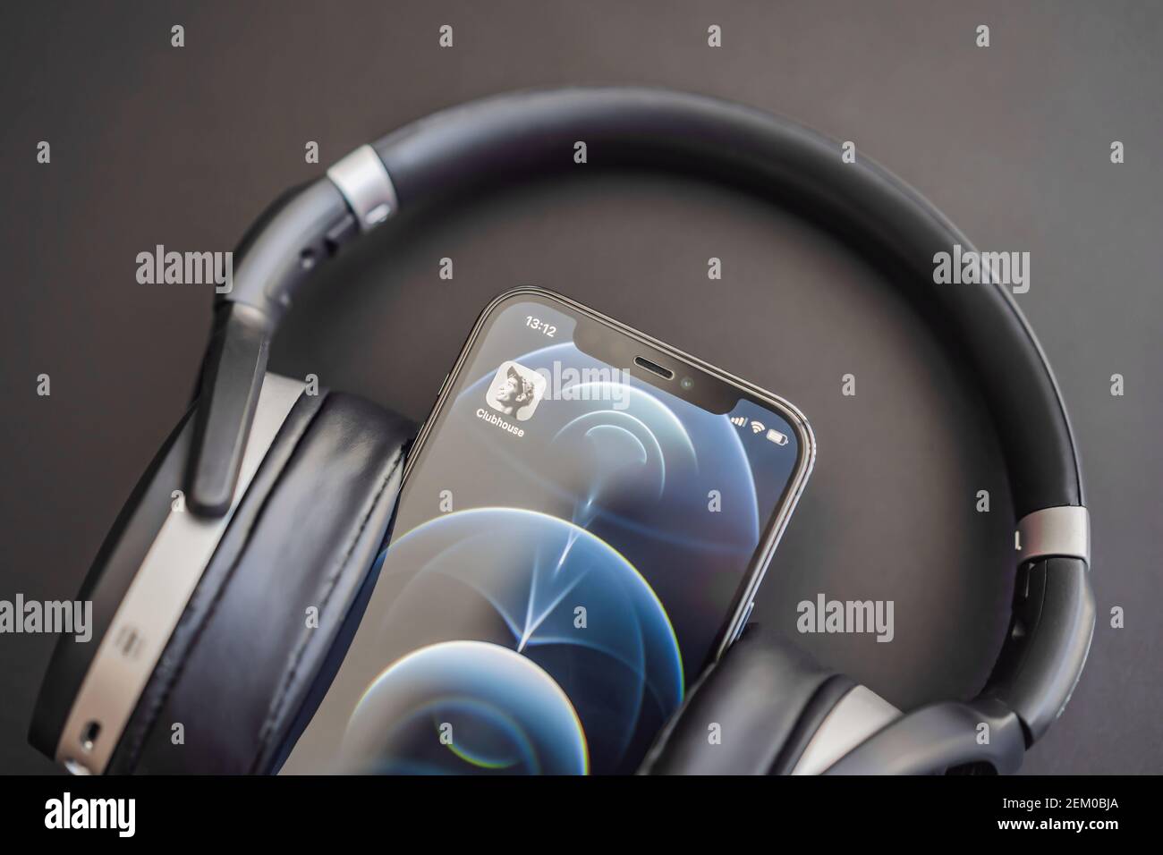 Iphone 12 microphone hi-res stock photography and images - Alamy