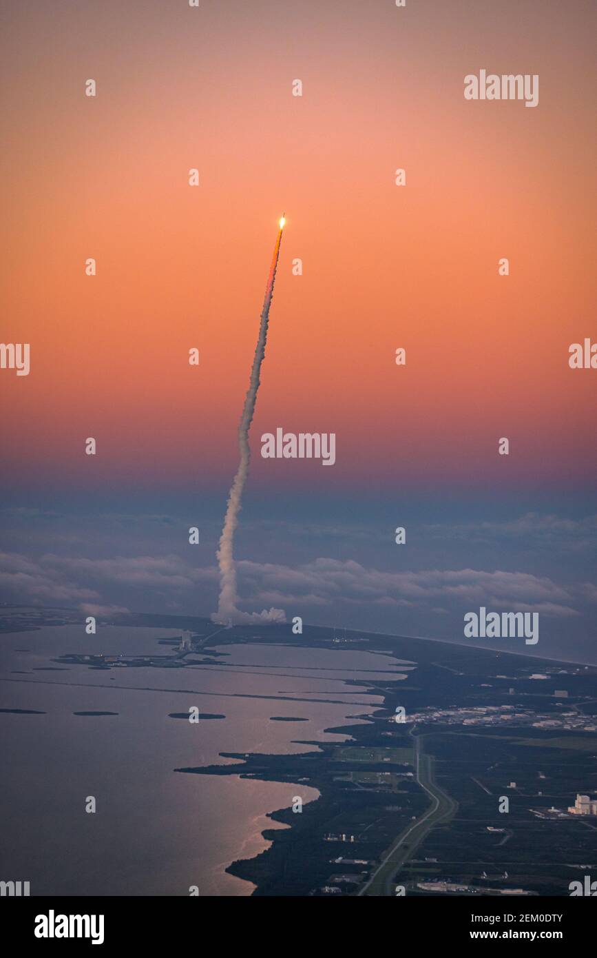 A United Launch Alliance (ULA) Atlas V rocket carrying the NROL-101 ...