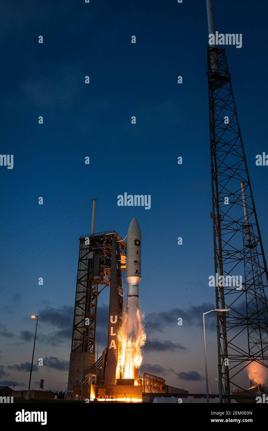 A United Launch Alliance (ULA) Atlas V rocket carrying the NROL-101 ...