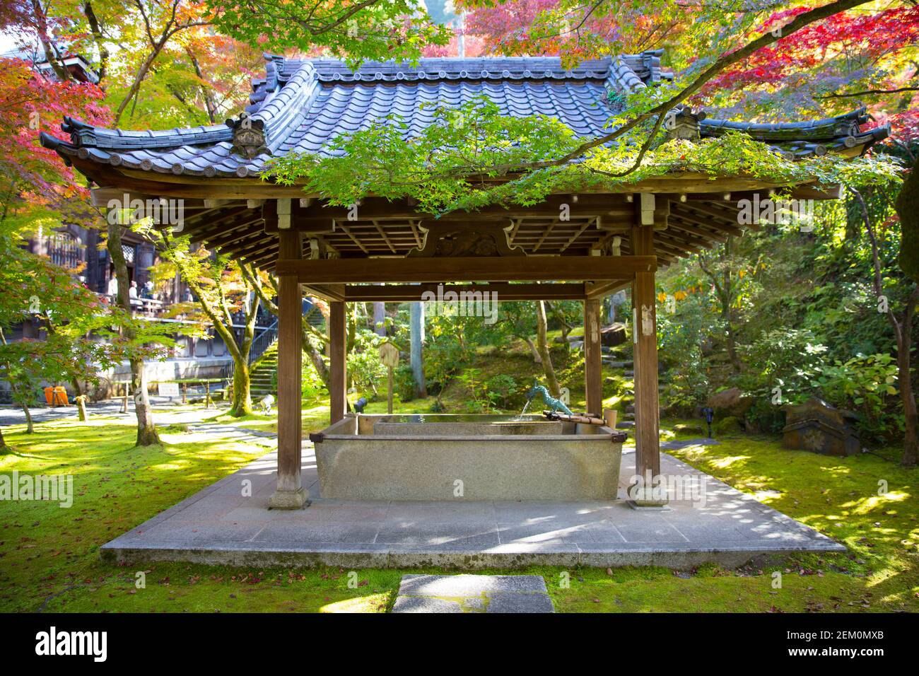 Traditional well seen inside the Eikando Zenrin-Ji Temple in kyoto ...