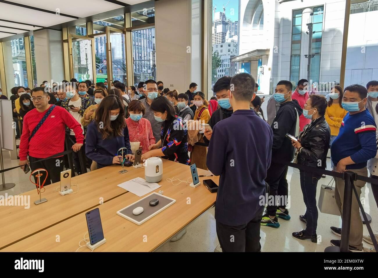 People line up to experience Huawei Mate 40 RS Porsche Design at a ...