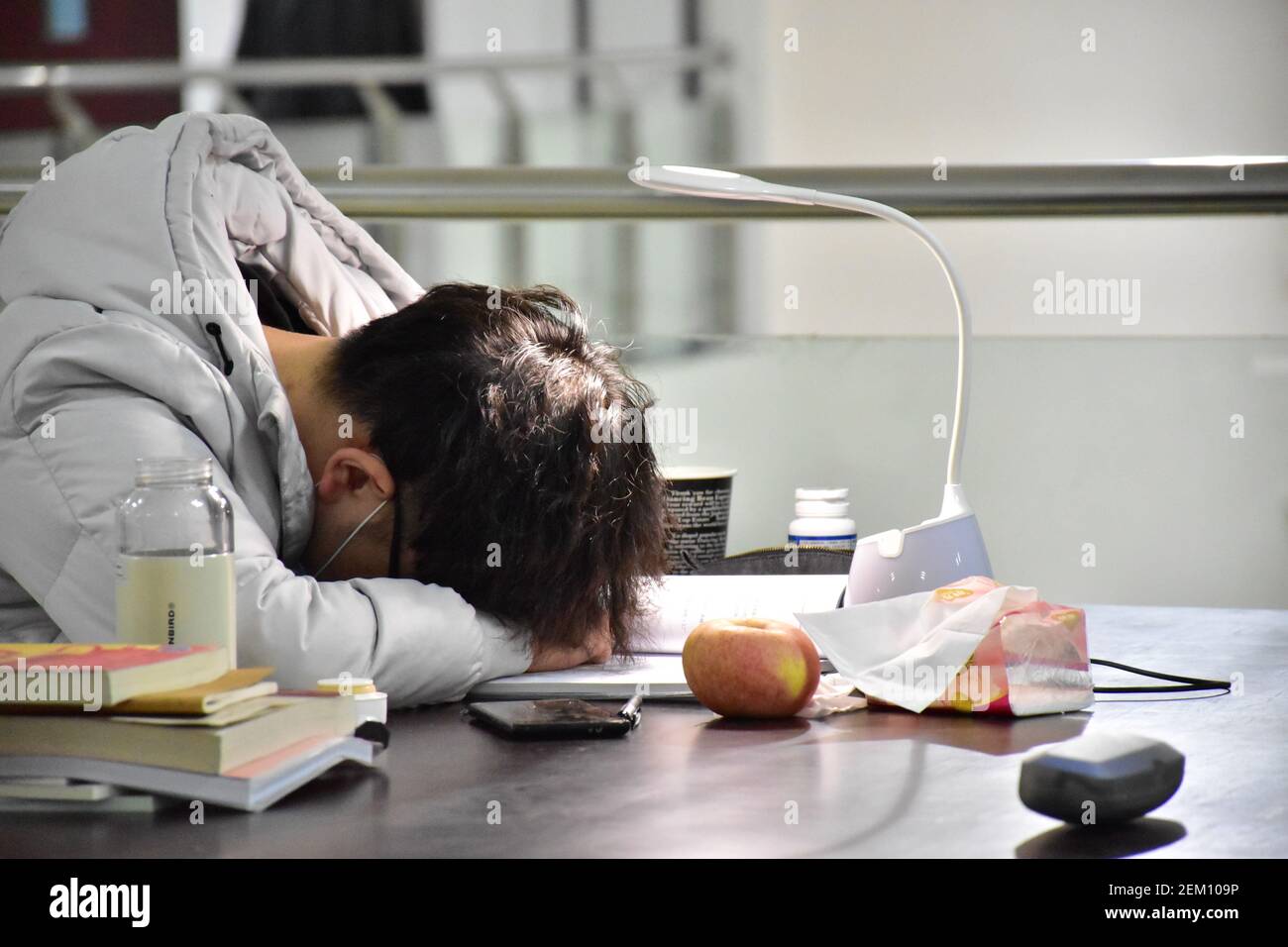 DEZHOU, CHINA - NOVEMBER 17, 2020 - A college student at Dezhou ...