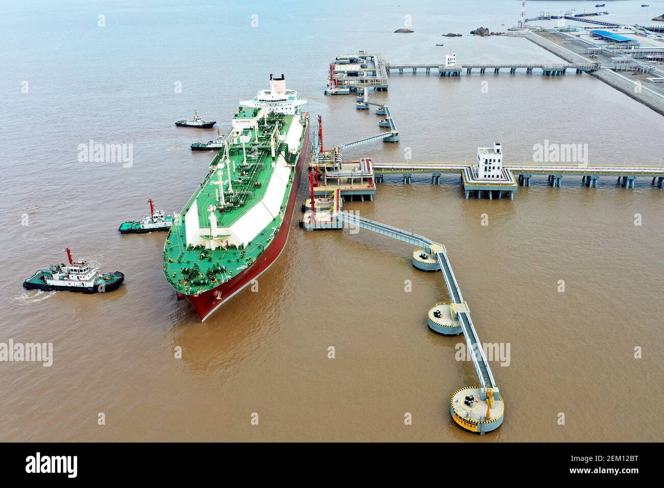 --FILE--AL SAFLIYA, a Bahamian super large LNG ship, successfully ...