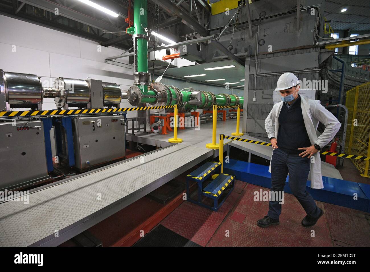 Ion accelerator hi-res stock photography and images - Alamy