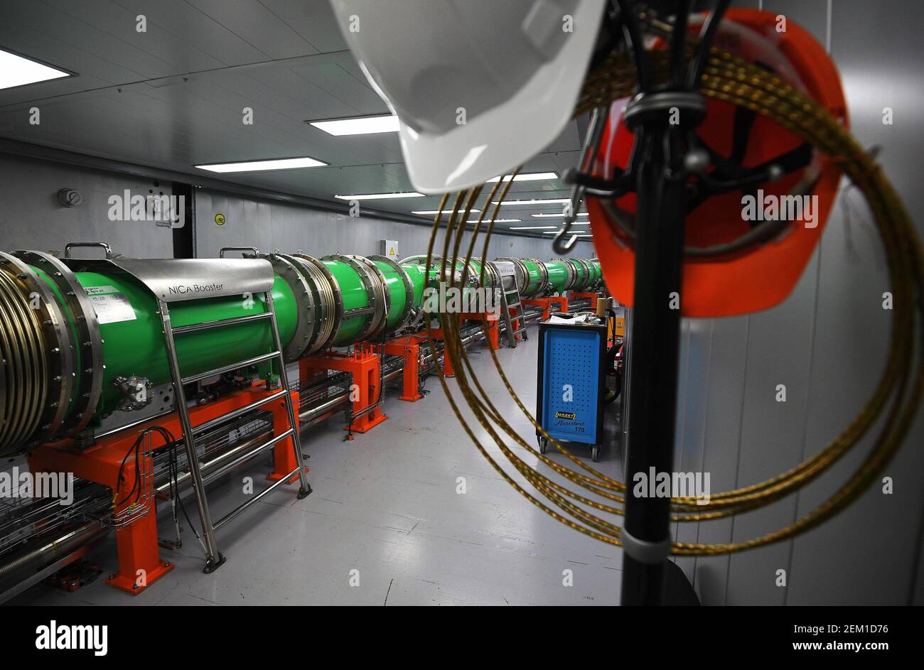 Joint Institute for Nuclear Research in Dubna. Megascience project NICA ...