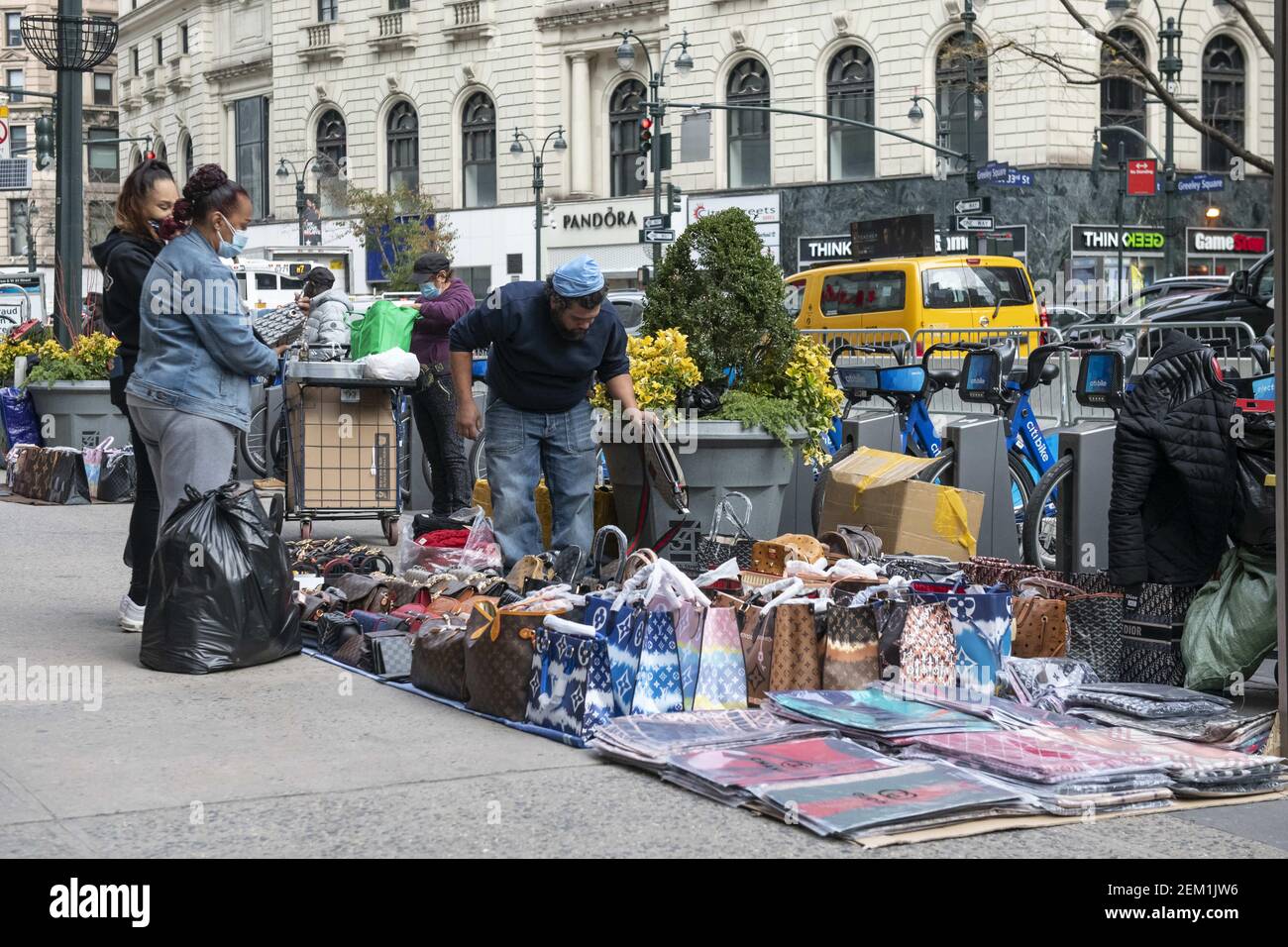 November 21, 2020: Street merchants sell goods in Herald Square to ...