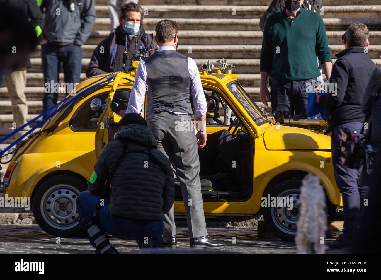 Tom Cruise on the set of Mission Impossible 7 at the Spanish Steps in ...