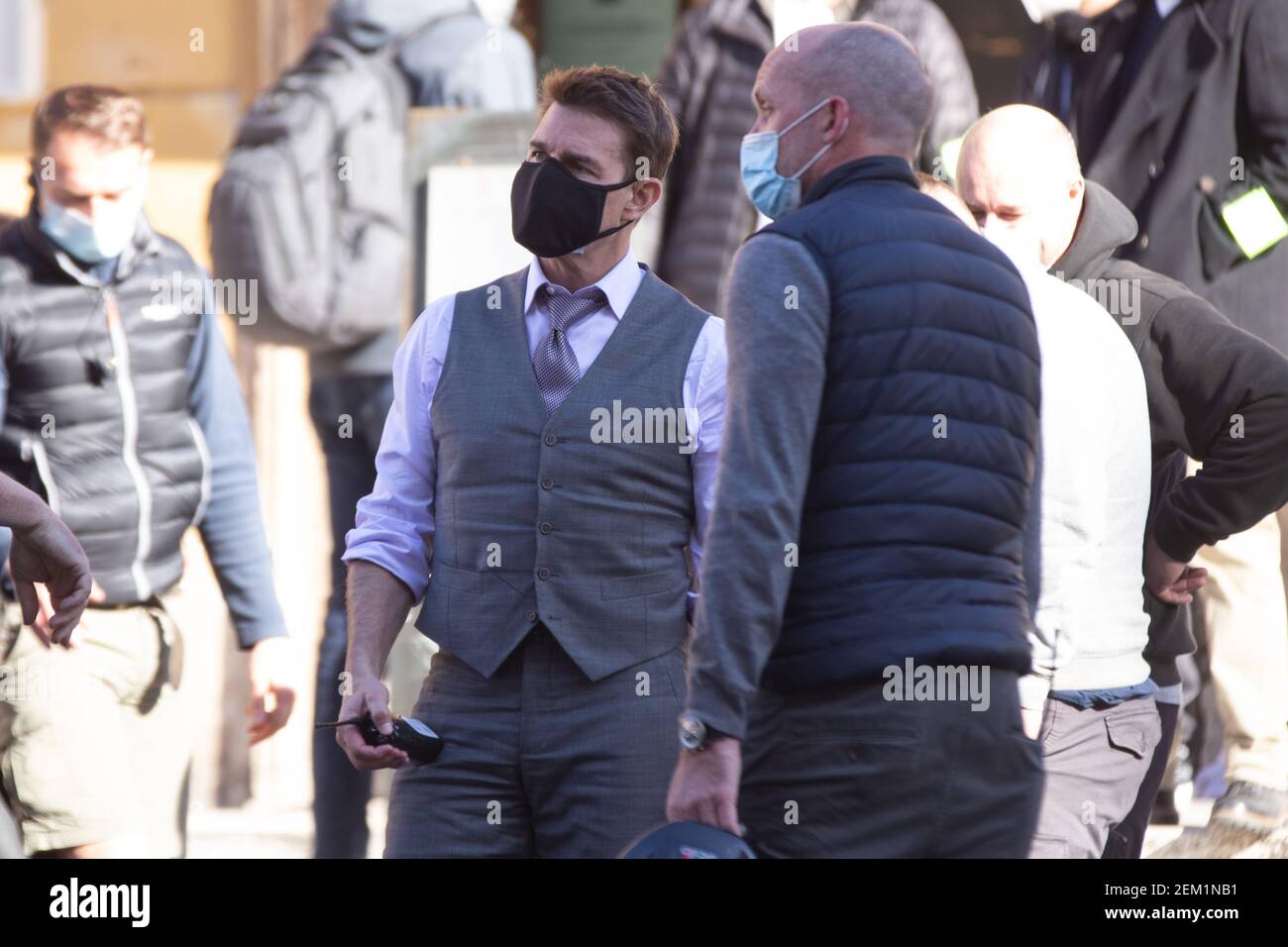 Tom Cruise on the set of Mission Impossible 7 at the Spanish Steps in ...