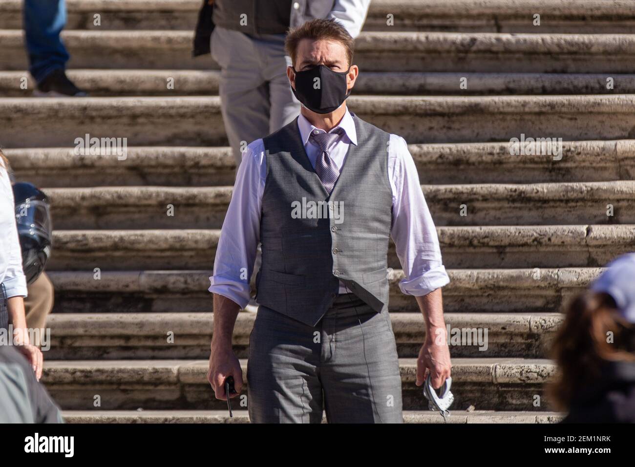 Tom Cruise on the set of Mission Impossible 7 at the Spanish Steps in ...