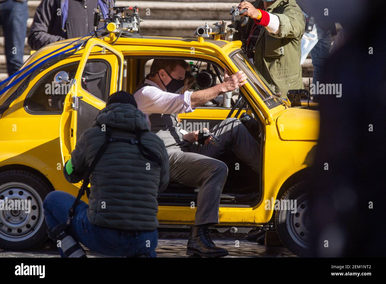Tom Cruise on the set of Mission Impossible 7 at the Spanish Steps in ...