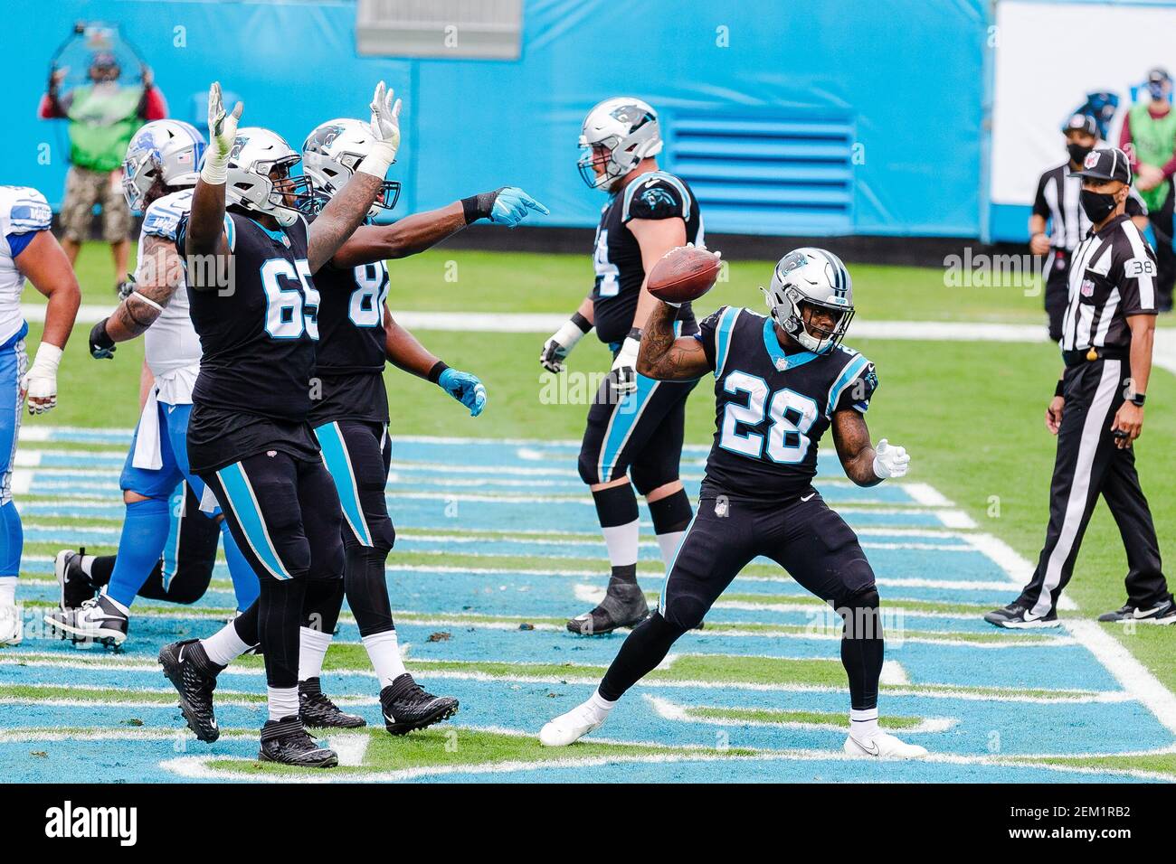 November 22, 2020: Carolina Panthers running back Mike Davis (28 ...