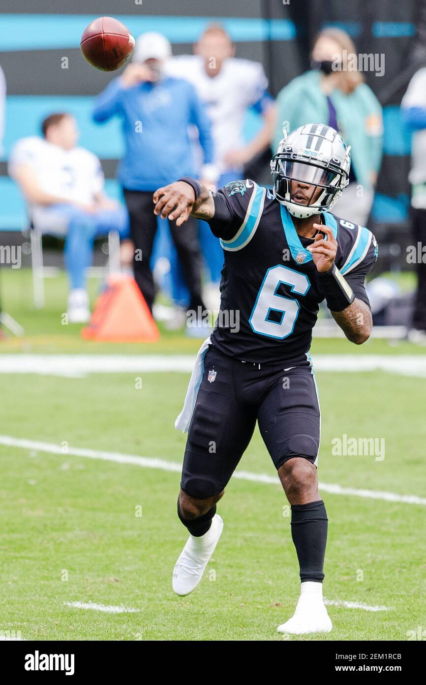 November 22, 2020: Carolina Panthers quarterback P.J. Walker (6) throws ...