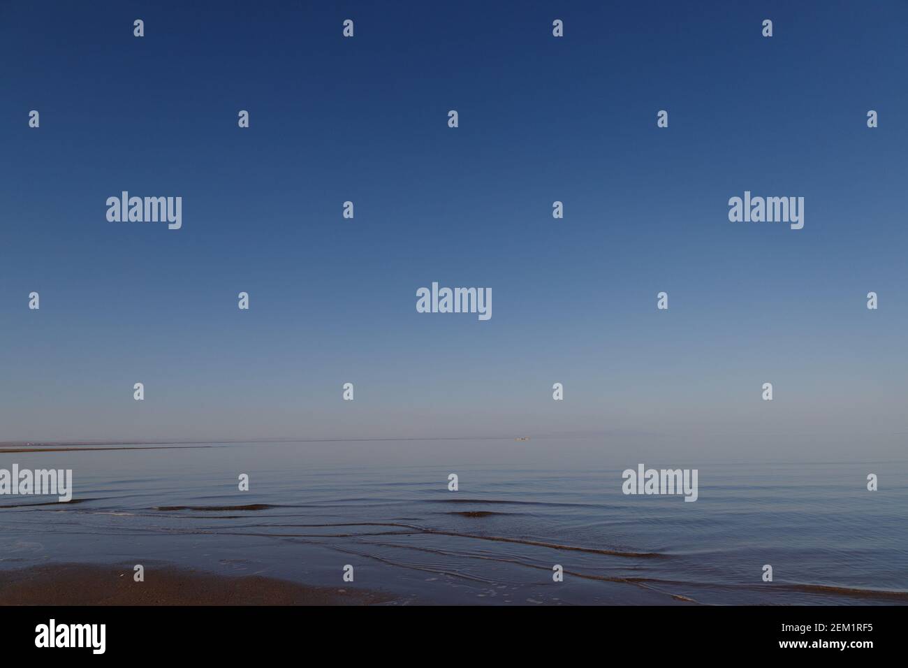 Beautiful clear sea water sandy hi-res stock photography and images - Alamy