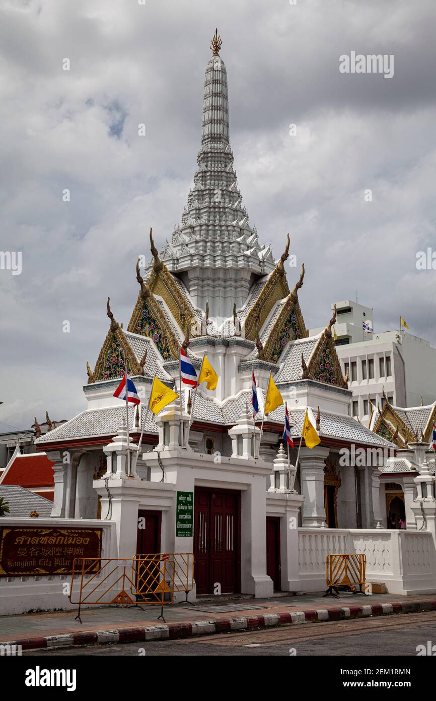 View of the spires of the Bangkok city pillar shrine in Bangkok Stock ...