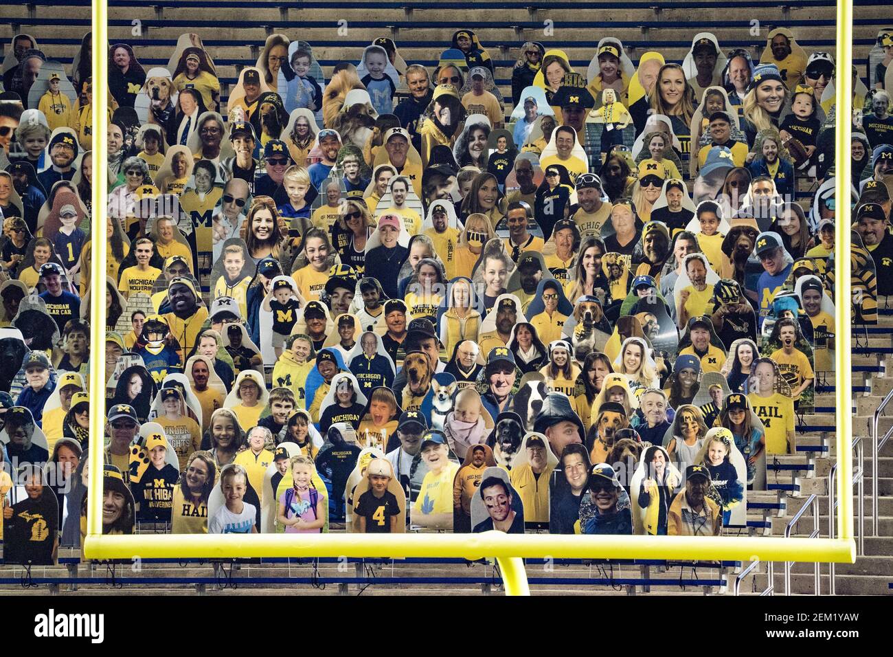 Michigan stadium big house hi-res stock photography and images - Alamy
