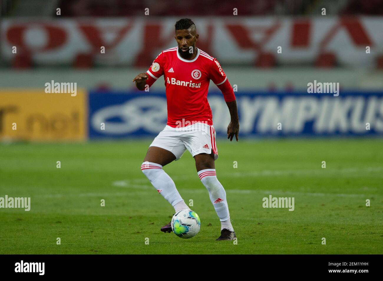Rodinei do Internacional durante a partida entre Internacional e ...