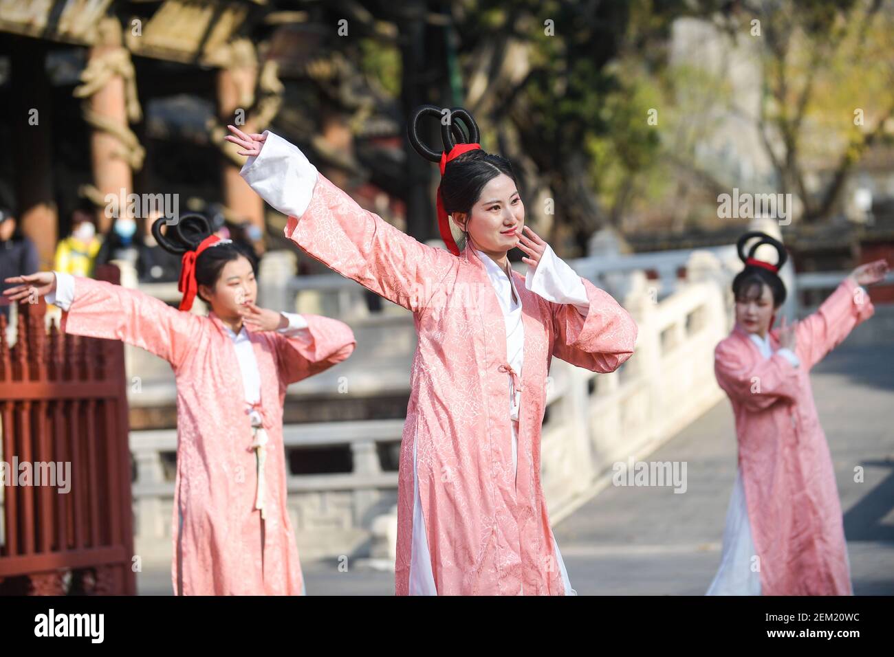 The traditional Han clothes lovers are dancing at the Han Dynasty ...