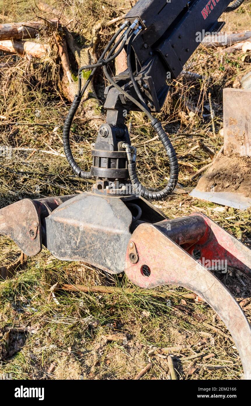 Knuckleboom log loader hi-res stock photography and images - Alamy