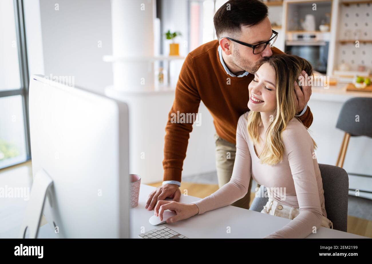 Love working office hi-res stock photography and images - Alamy