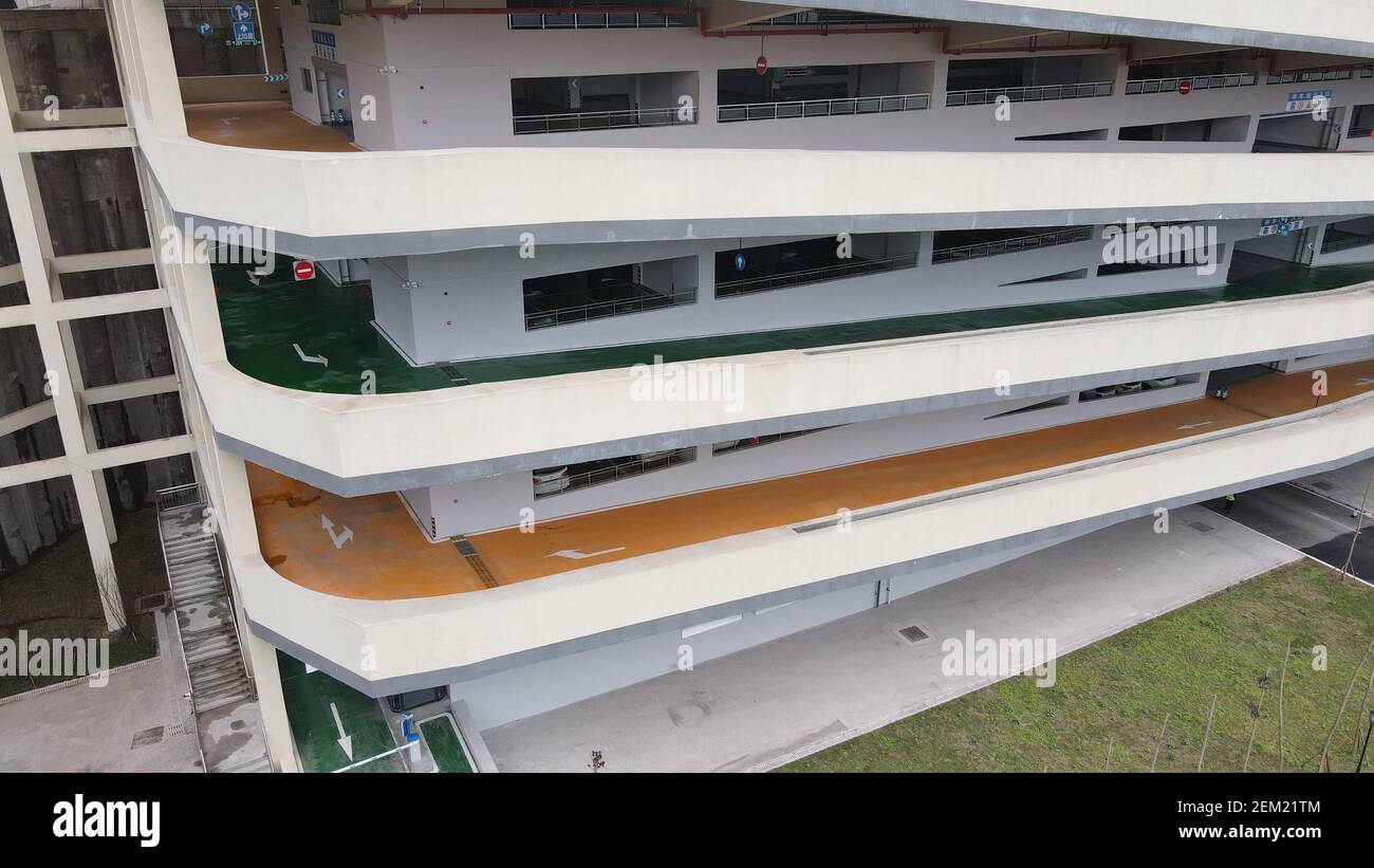 A spiral parking lot with a total of 15 floors, which can accommodate ...