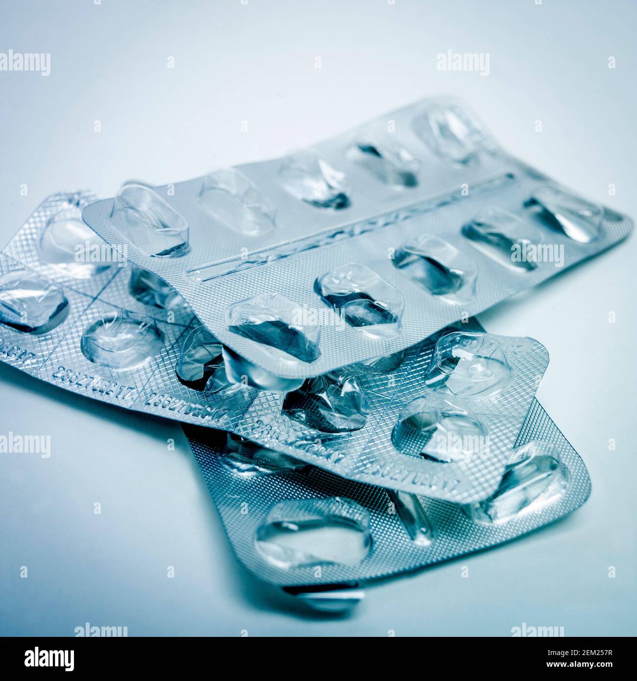 Blister pack, tablet packaging Stock Photo - Alamy