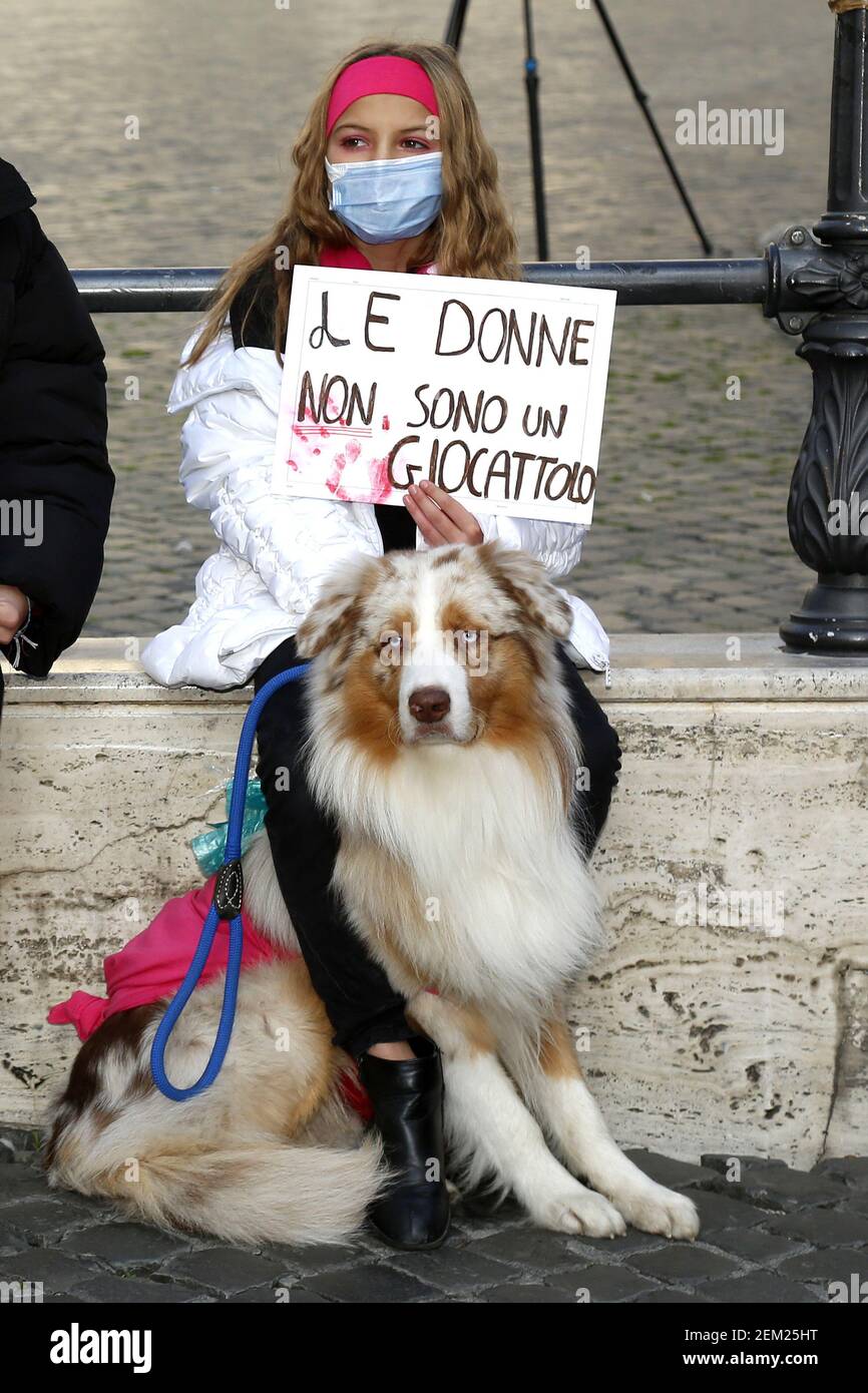 Demonstration of the women in Piazza Montecitorio on the International ...
