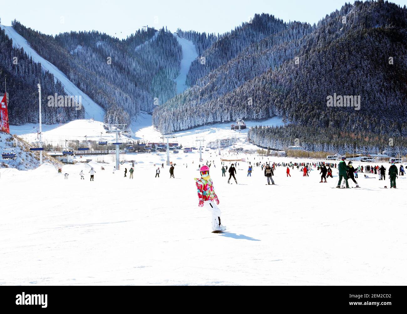 With the continuous snowfall, Nanshan scenic spot of Urumqi is covered ...
