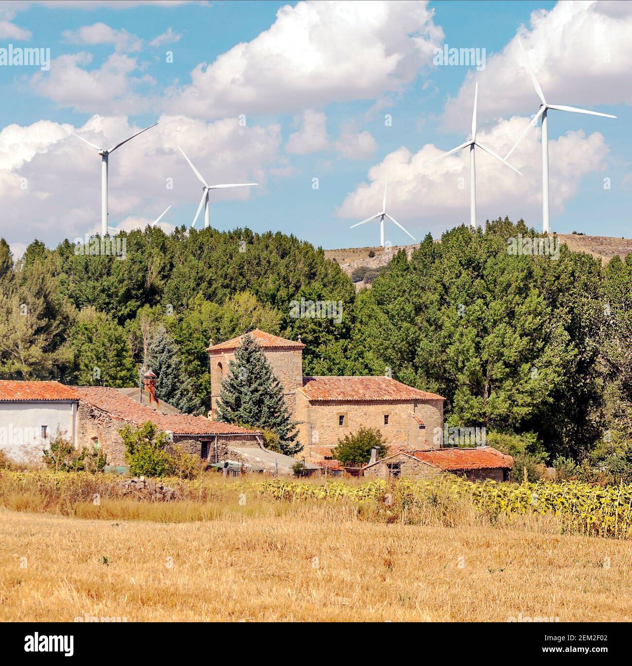 Old farm house catalonia hi-res stock photography and images - Alamy