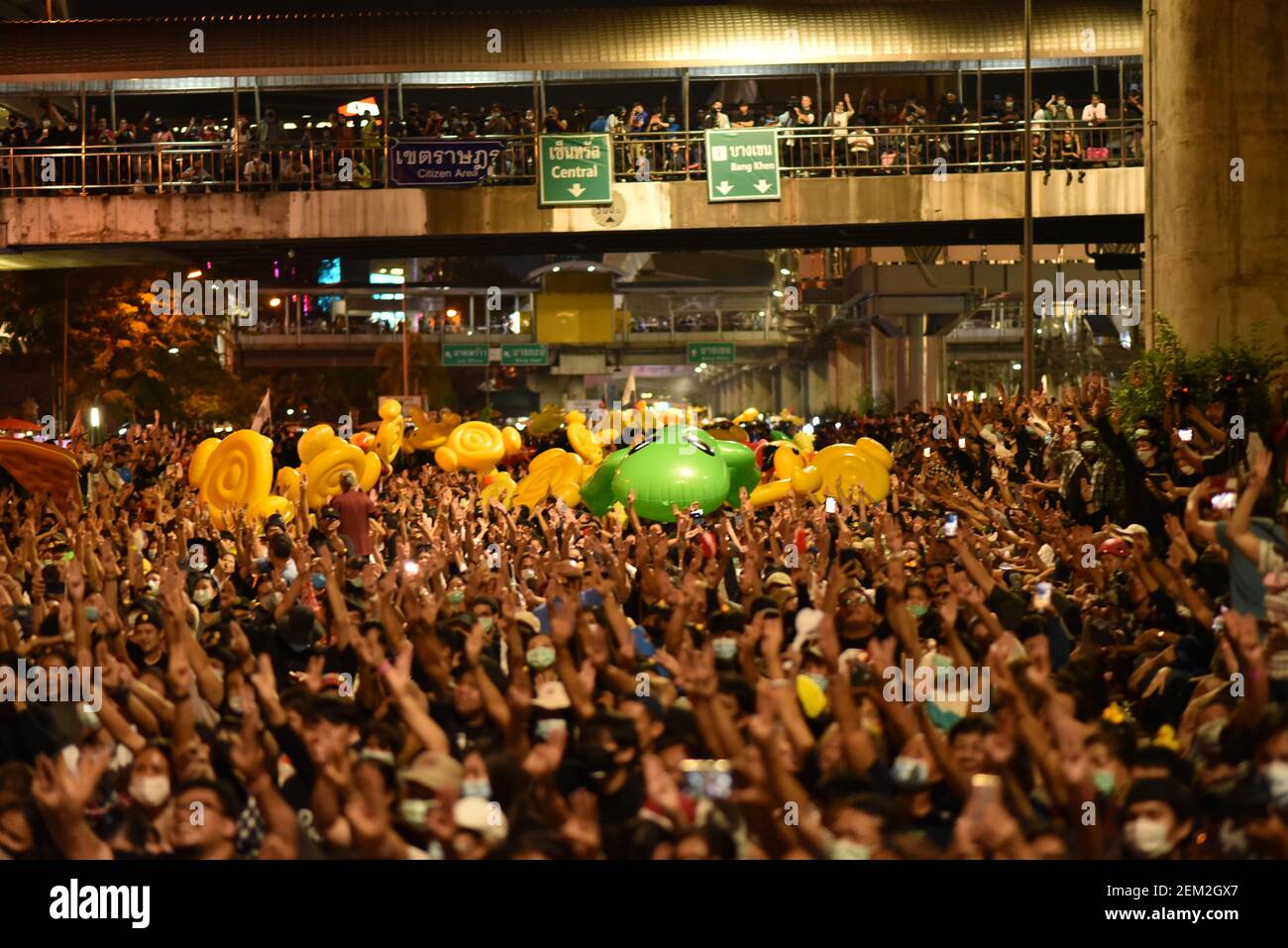 (11/27/2020) Yellow rubber duck It has been used as a symbol of ...