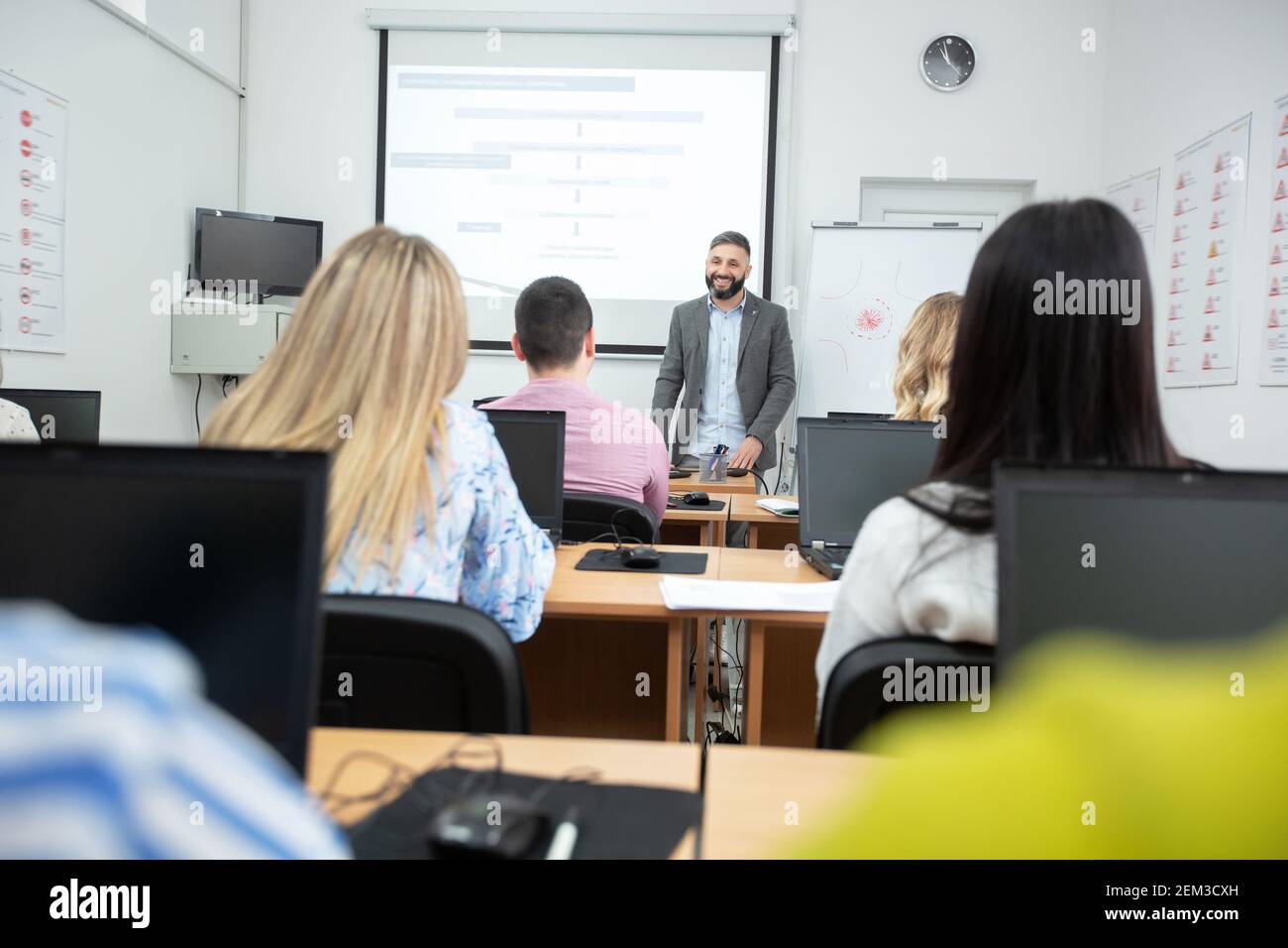 Female lecturing at university hi-res stock photography and images - Alamy