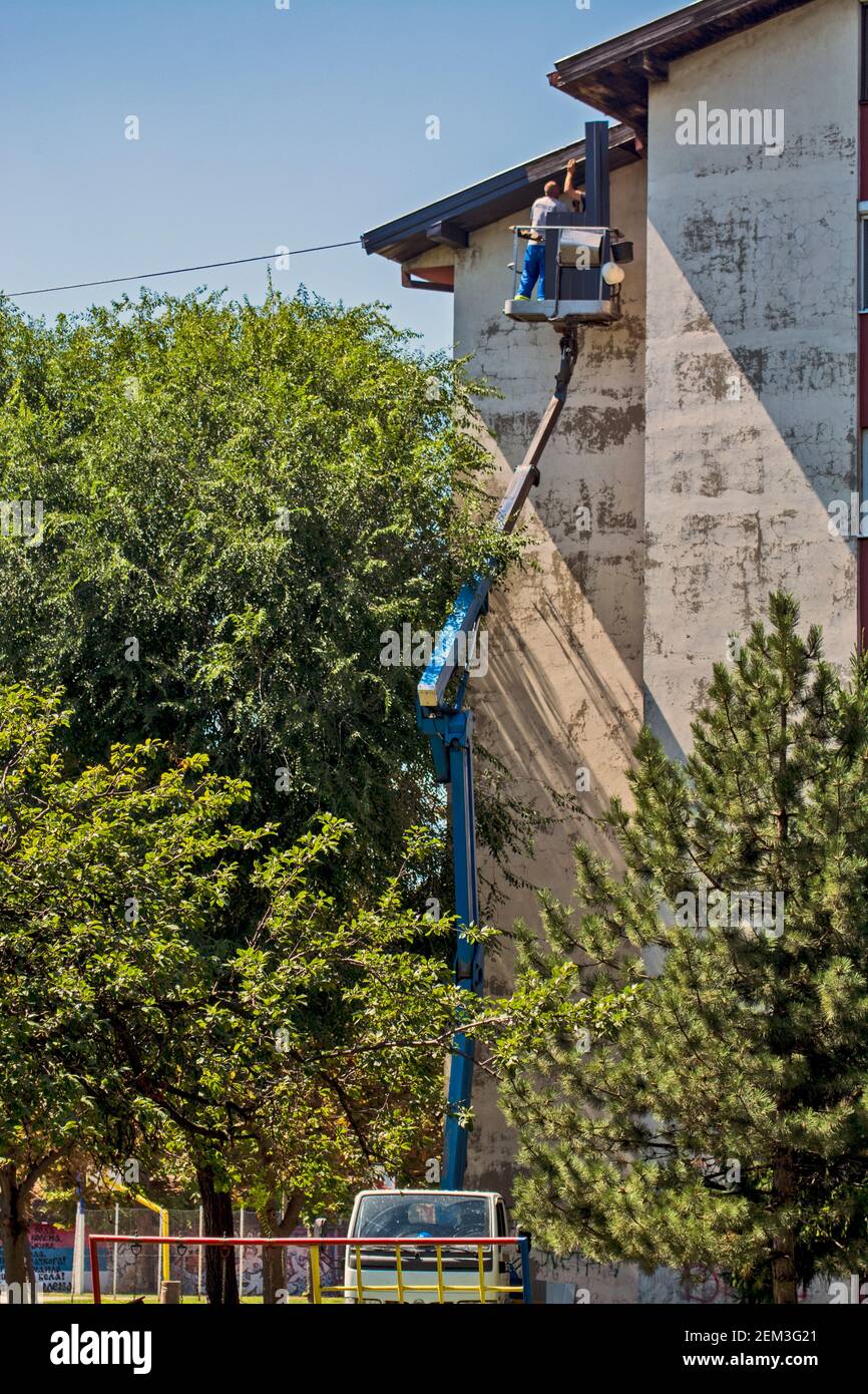 Dangerous construction work hi-res stock photography and images - Alamy