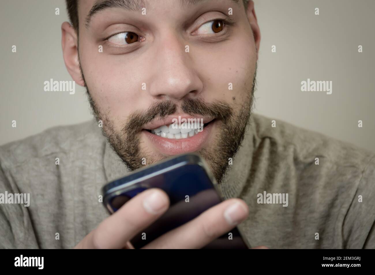 Amused facial expression hi-res stock photography and images - Alamy