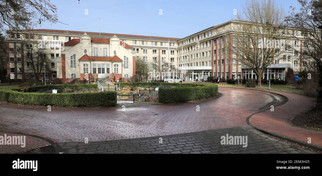 Median clinic hi-res stock photography and images - Alamy