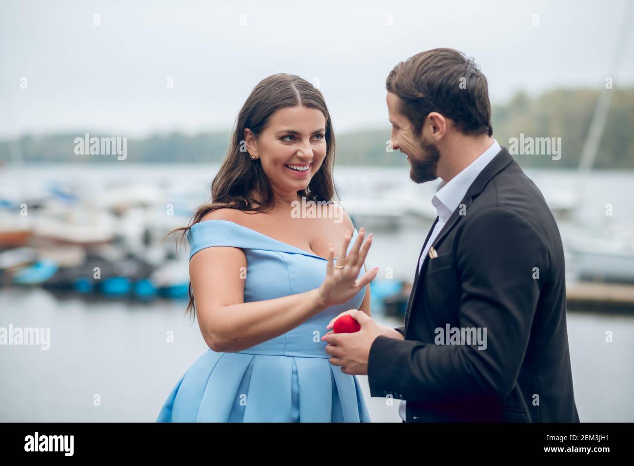 Woman agreeing hi-res stock photography and images - Alamy